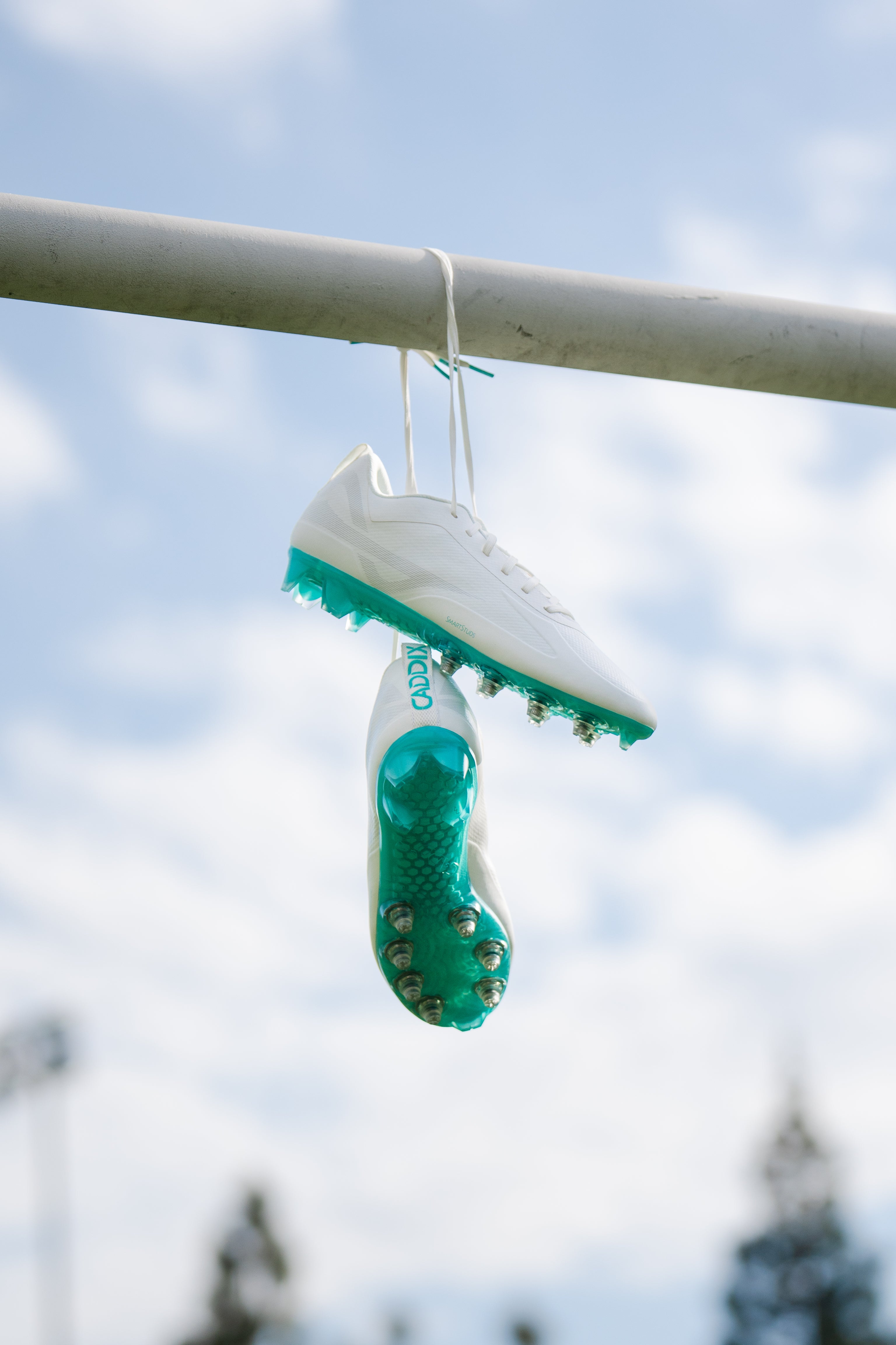 Cleats that flex to reduce injury-causing stress. – Caddix